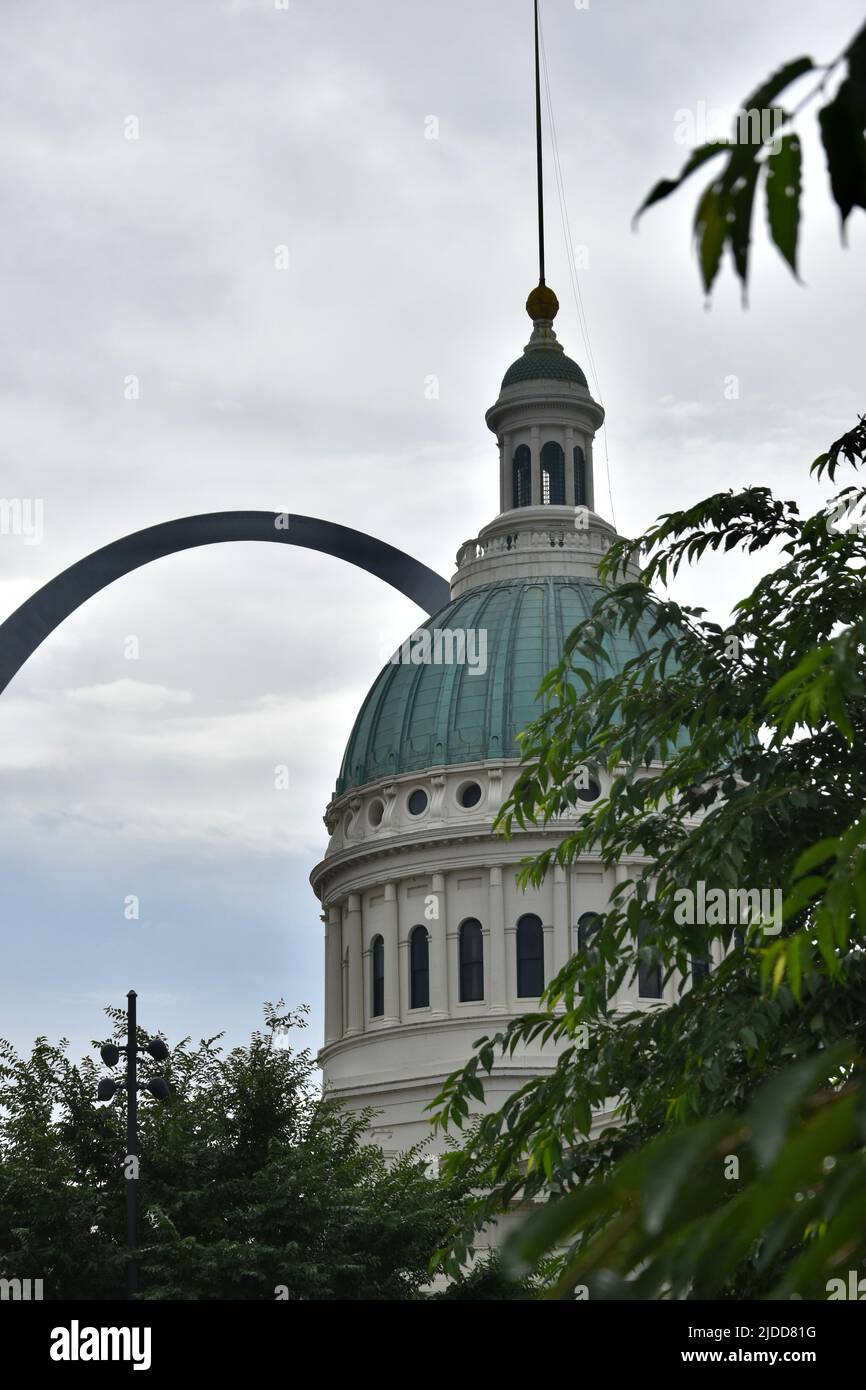 Downtown St. Louis featuring the world famous Gateway Arch along the ...