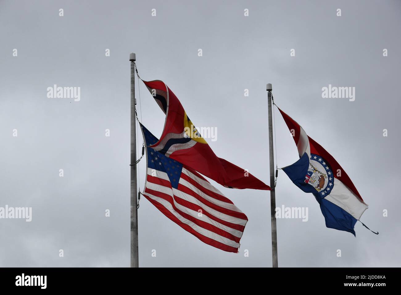 Downtown St. Louis featuring the world famous Gateway Arch along the ...