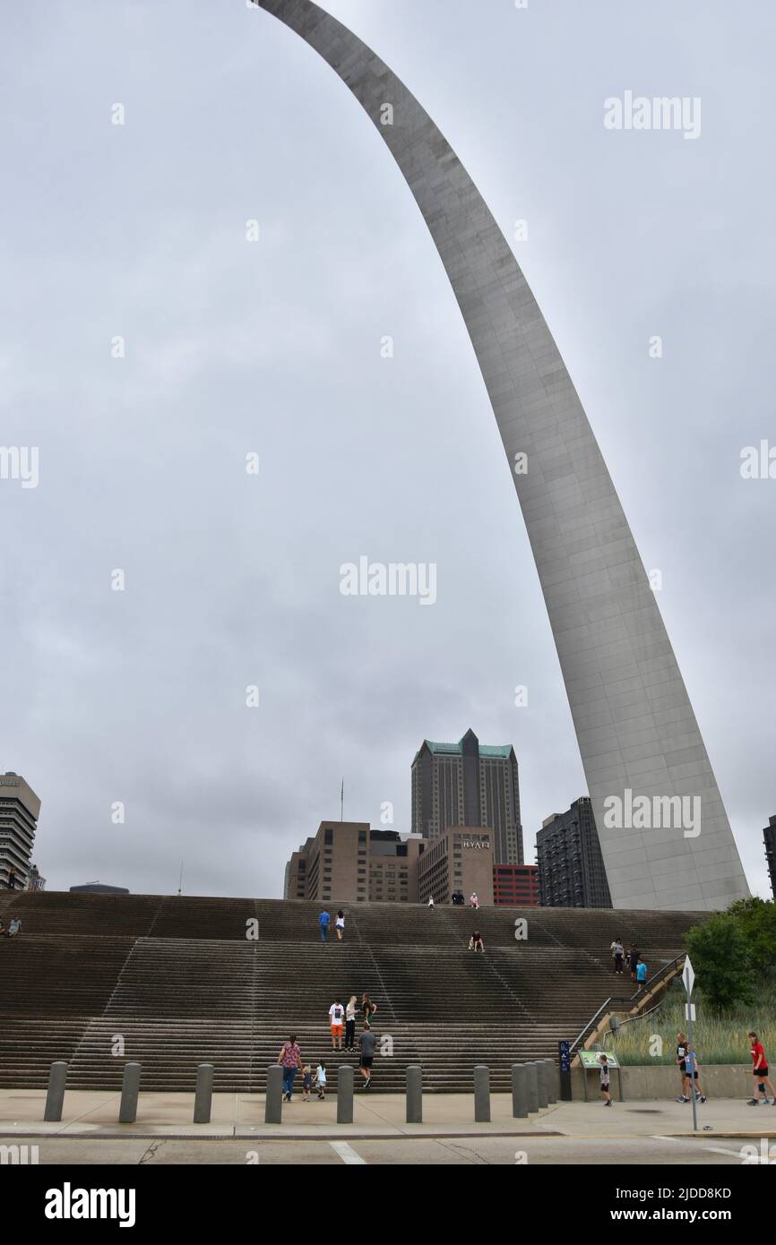Downtown St. Louis featuring the world famous Gateway Arch along the ...