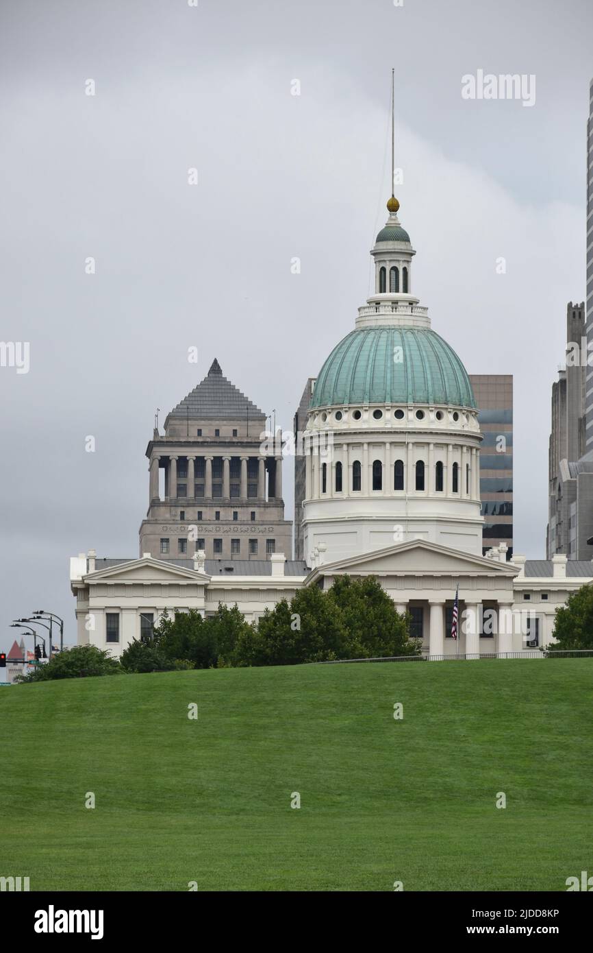 Downtown St. Louis featuring the world famous Gateway Arch along the ...