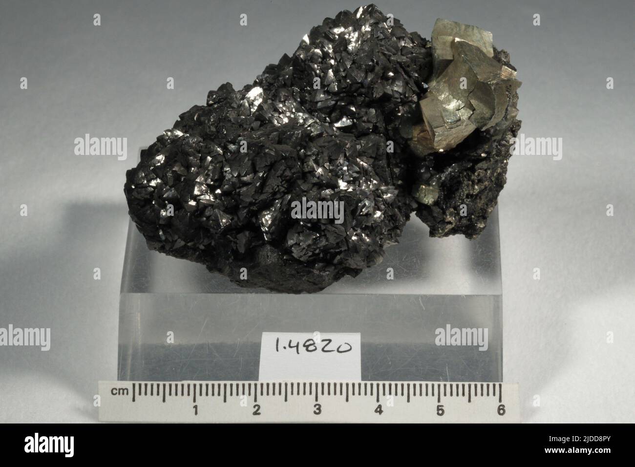 Magnetite. minerals. North America; USA; Pennsylvania; Chester County ...