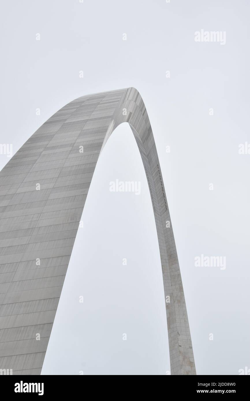 Downtown St. Louis featuring the world famous Gateway Arch along the ...