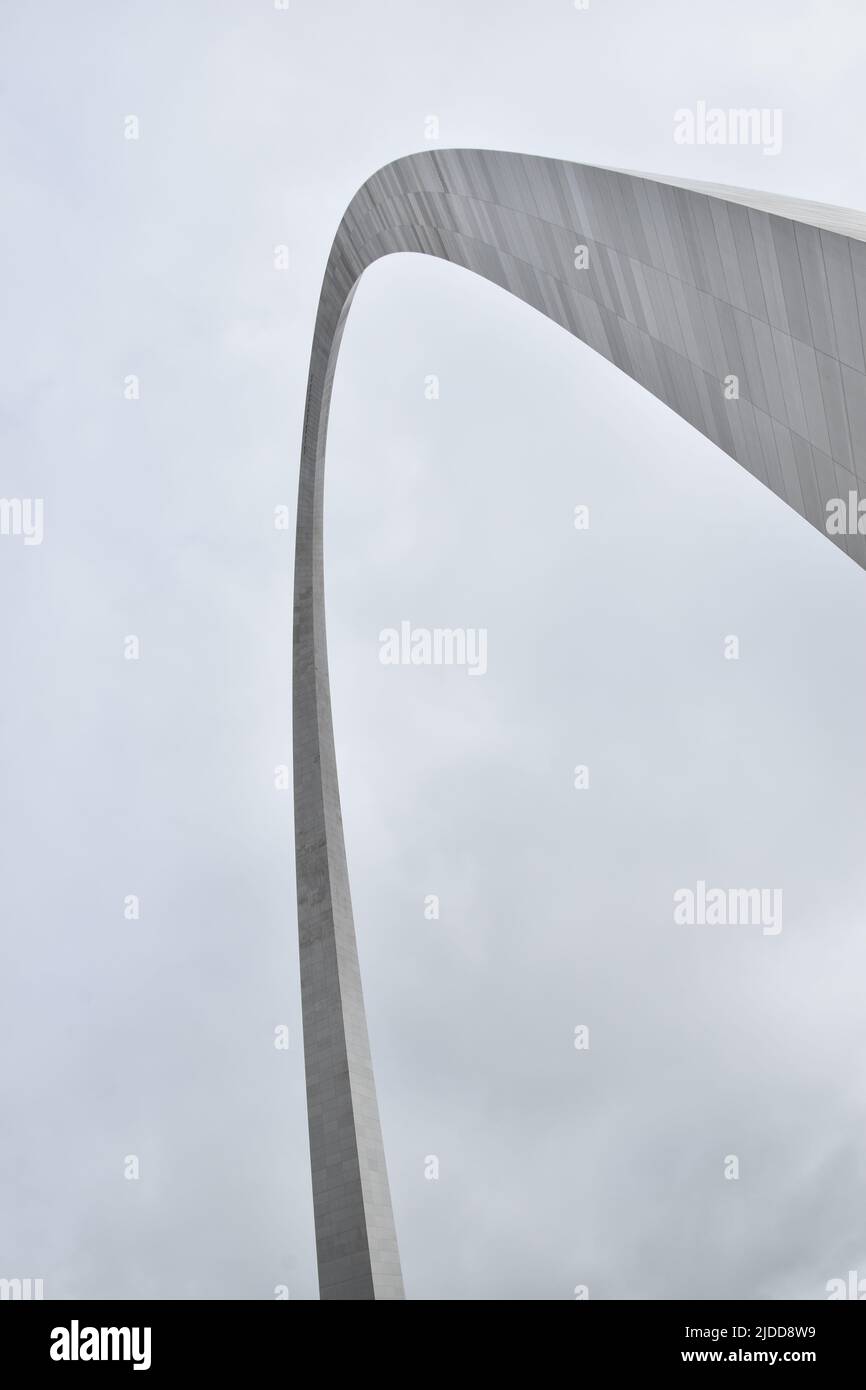 Downtown St. Louis featuring the world famous Gateway Arch along the ...