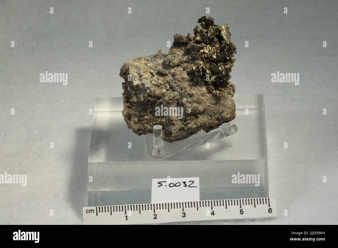 Gold. minerals. Europe; Romania; Transylvania Stock Photo - Alamy