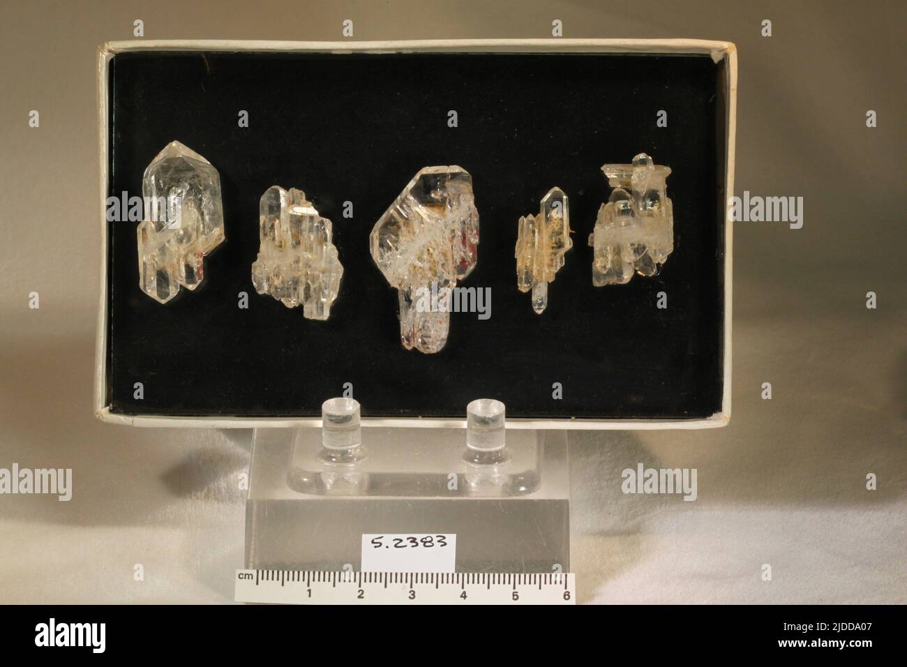 Garland springs hi-res stock photography and images - Alamy