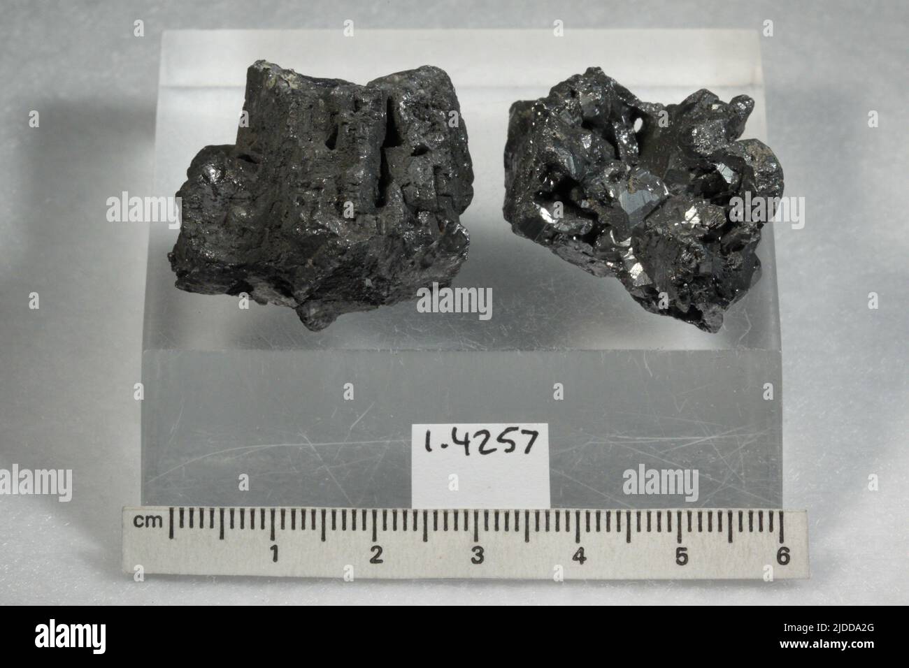 Stephanite hi-res stock photography and images - Alamy