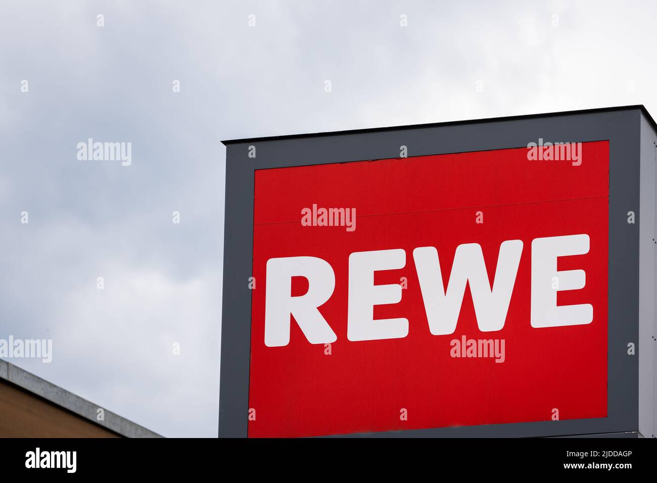 Red rewe logo hi-res stock photography and images - Alamy