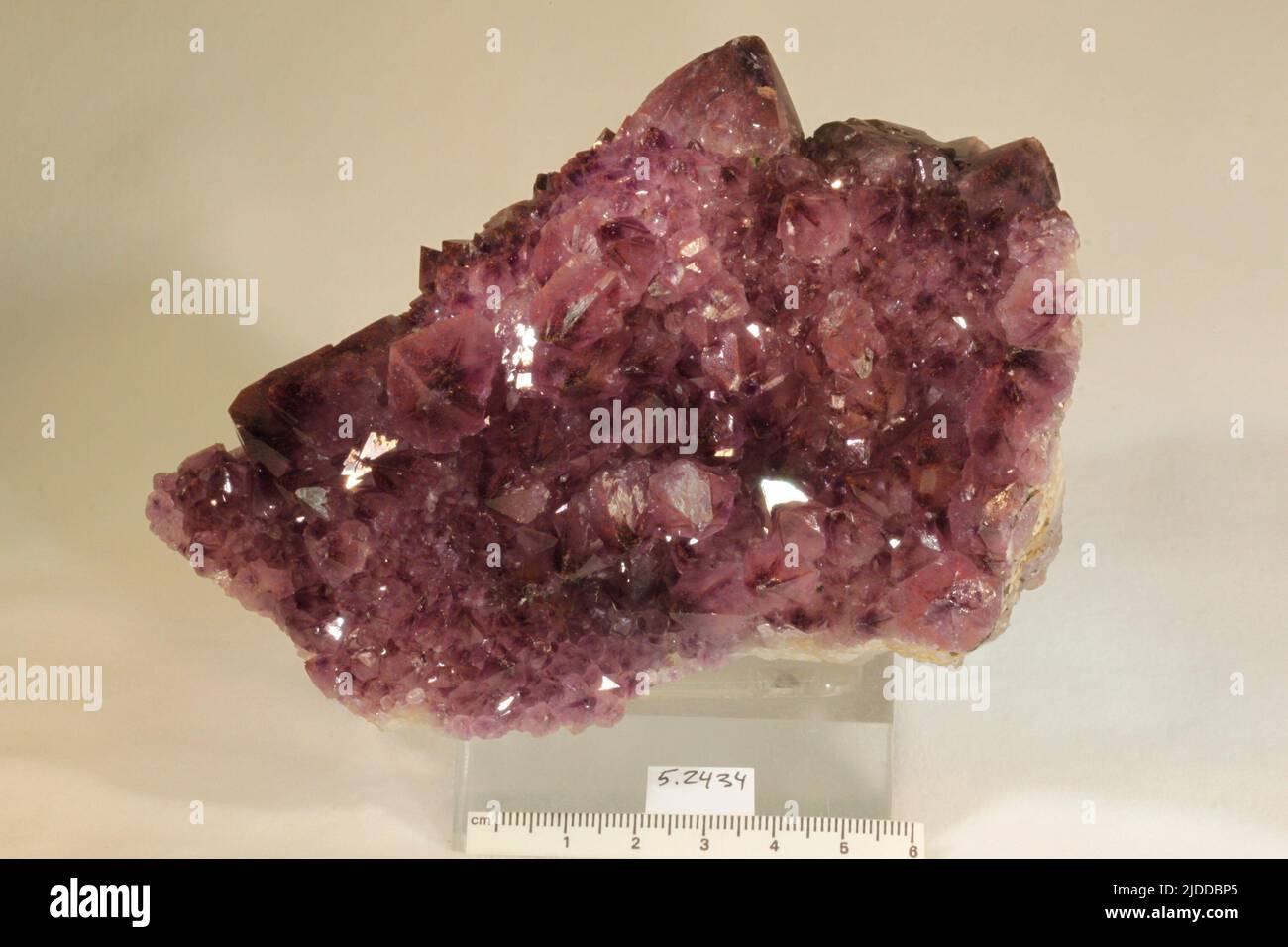 Quartz. minerals. North America; Canada; Ontario; Thunder Bay County ...