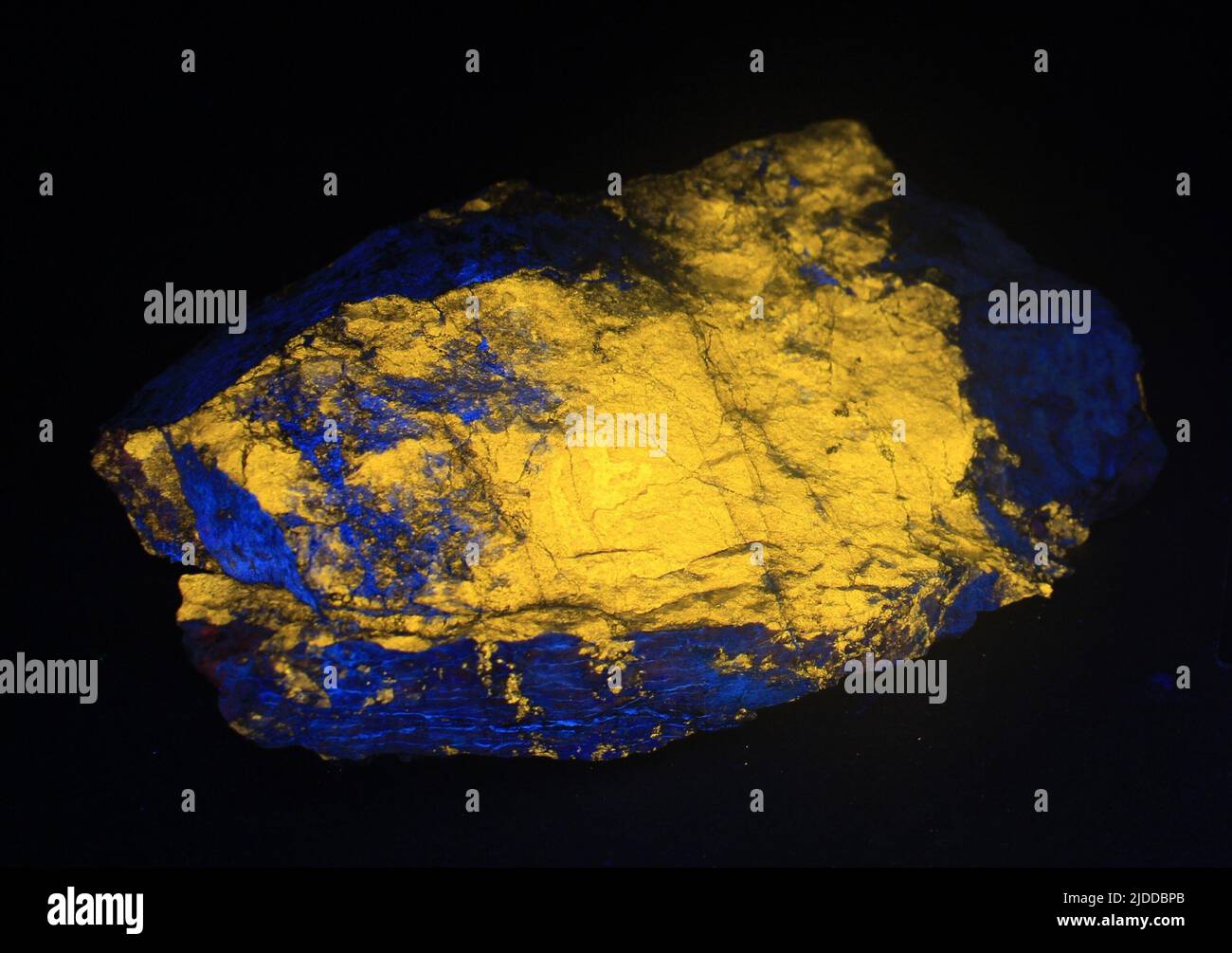 Wollastonite mineral hi-res stock photography and images - Alamy