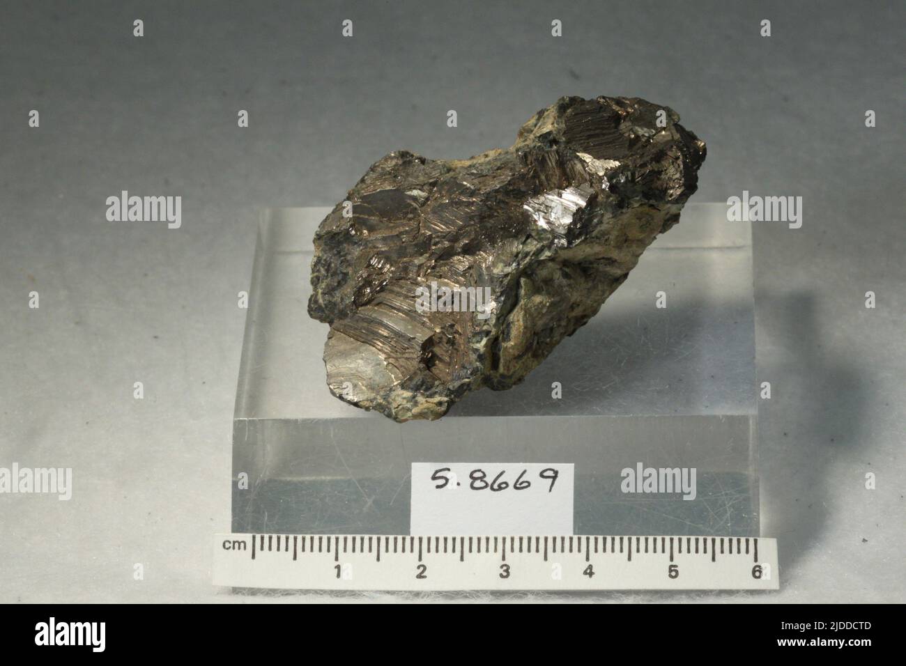 Bismuth stone hi-res stock photography and images - Alamy