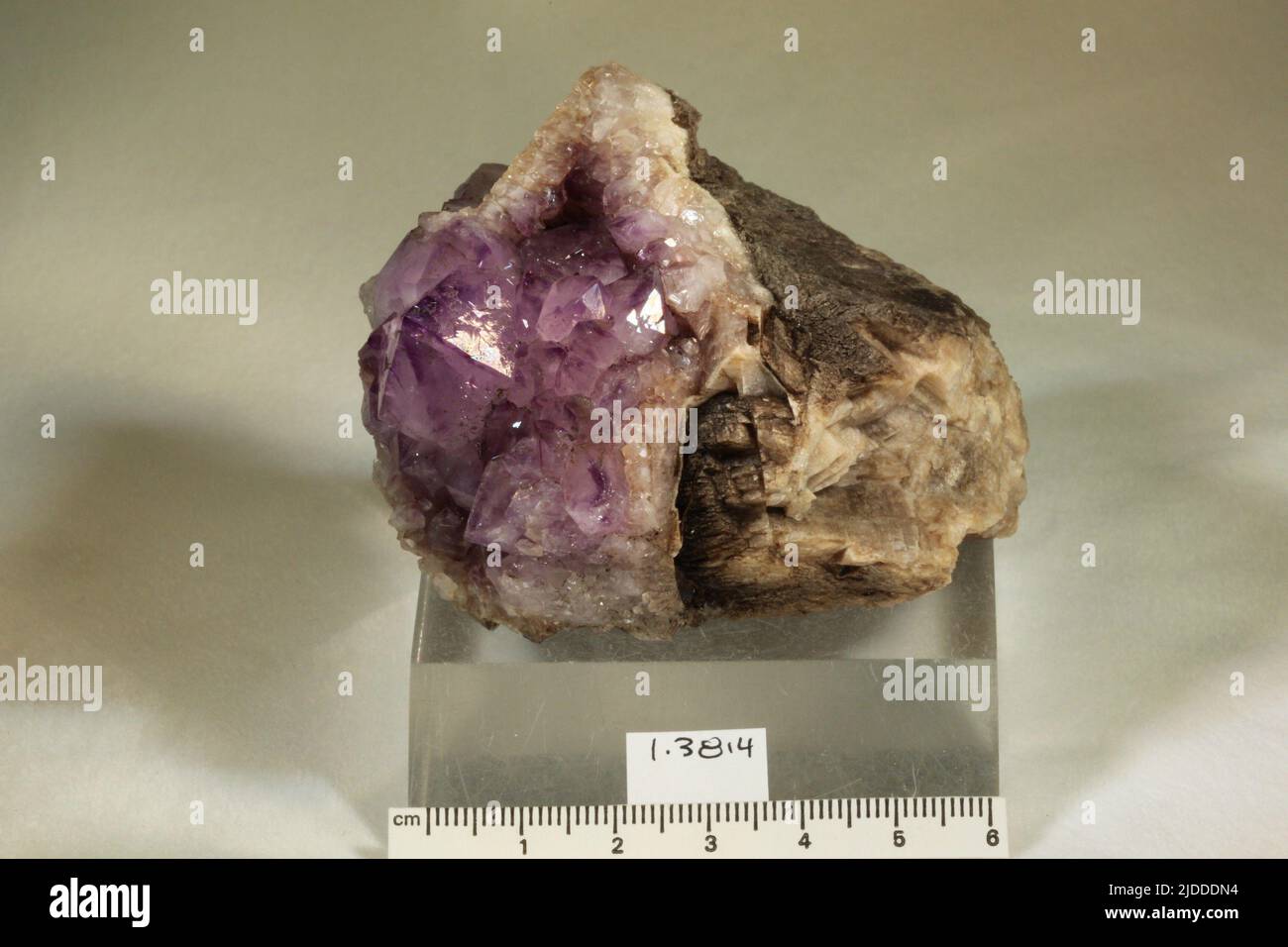 Quartz. minerals. North America; Canada; Ontario; Thunder Bay County ...