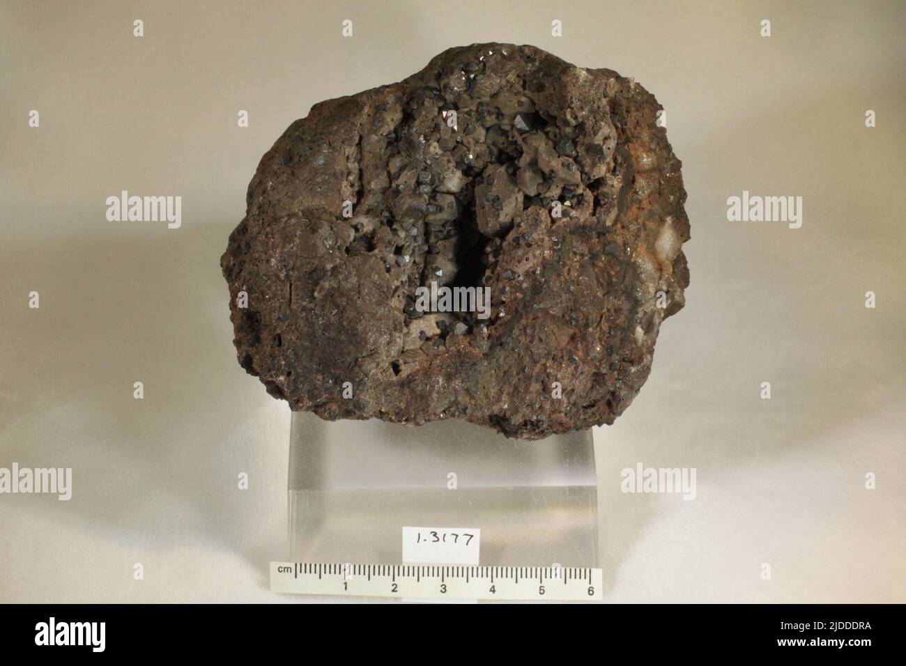 Laboratory magnet hi-res stock photography and images - Alamy