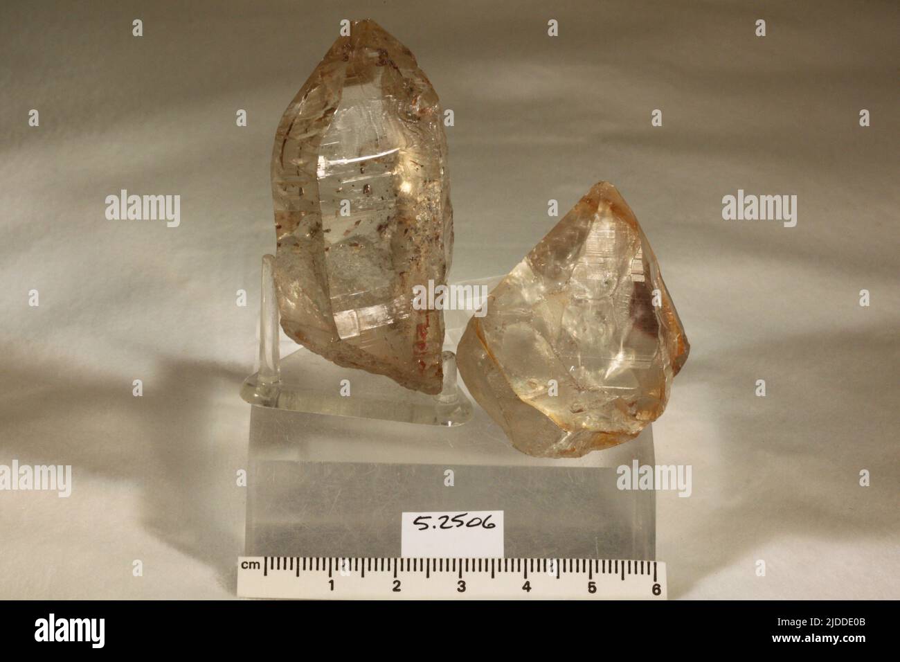 Quartz. minerals. North America; USA; North Carolina; Alexander County ...