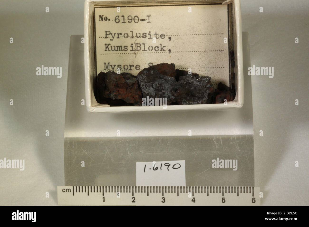 Pyrolusite. minerals. Asia; India; Karnataka Province; Mysore, Kumsi Area Stock Photo - Alamy