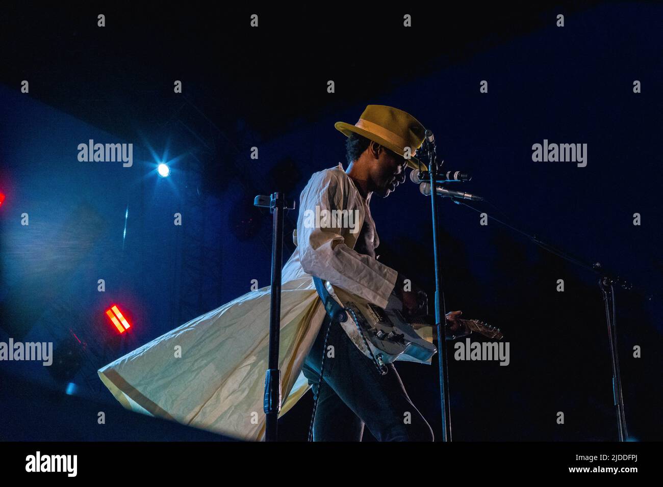 Nigerian guitarist singer keziah jones hi-res stock photography and ...