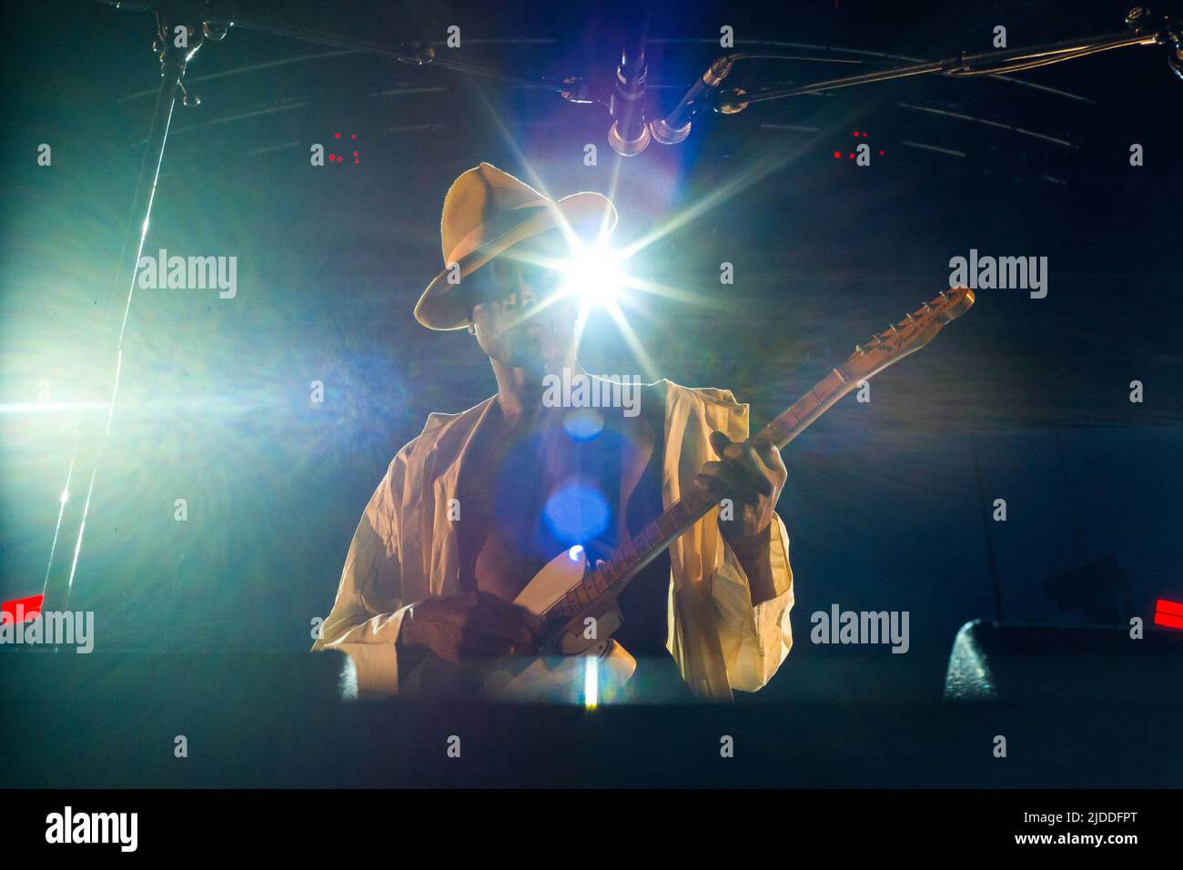 Nigerian guitarist singer keziah jones hi-res stock photography and ...