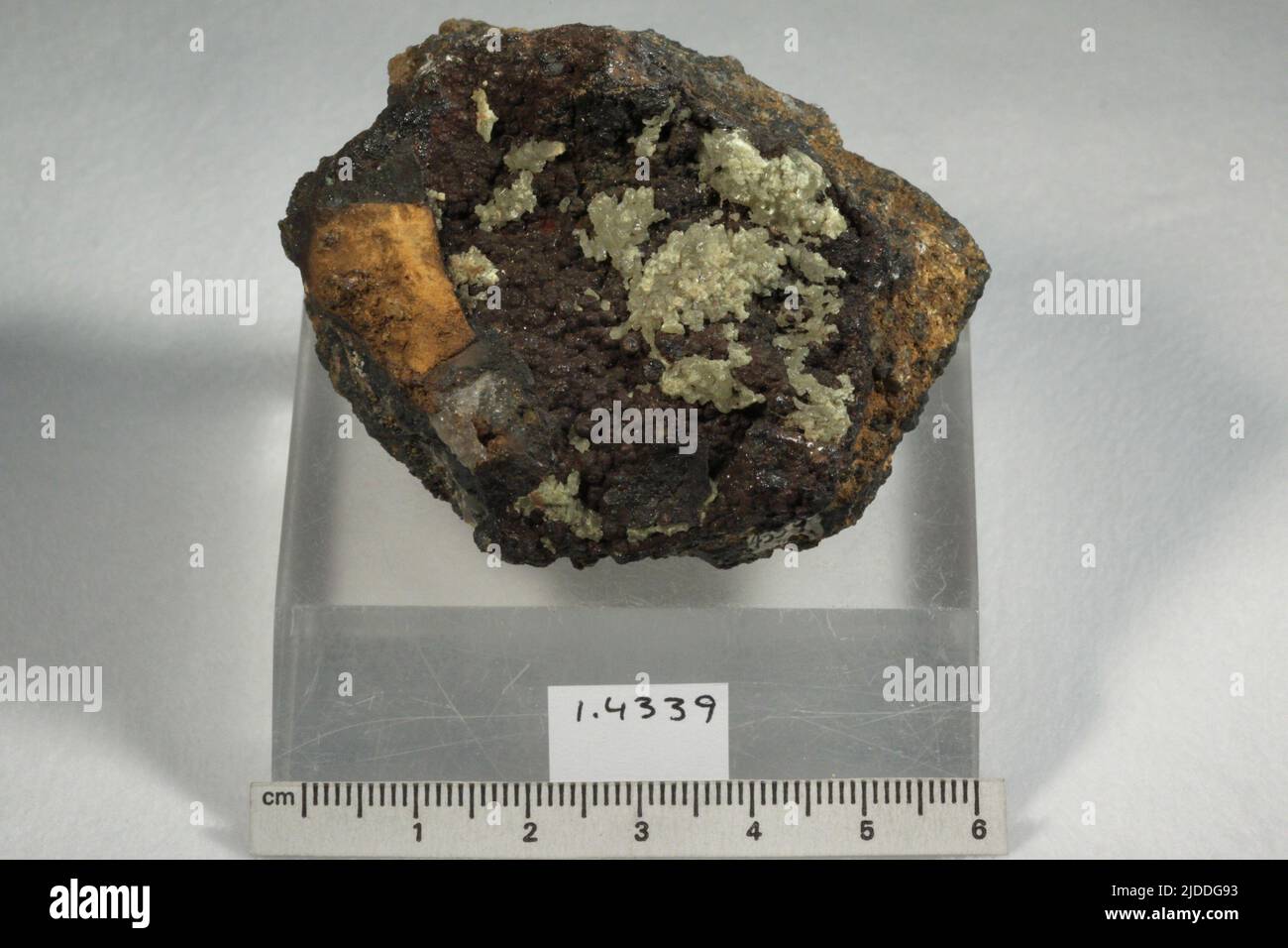 Silver iodide hi-res stock photography and images - Alamy