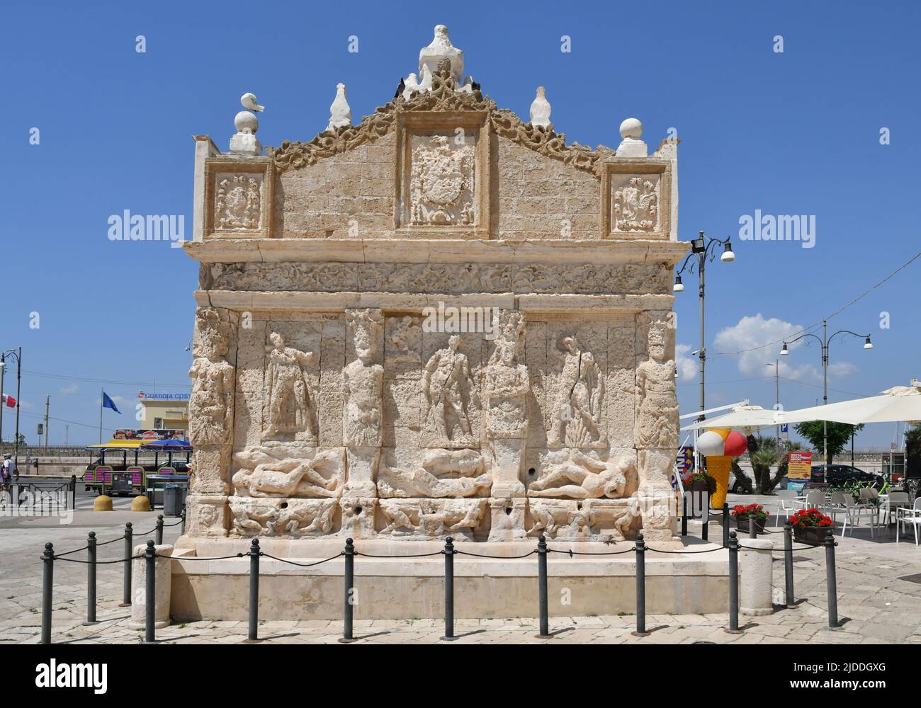 Era monument hi-res stock photography and images - Alamy