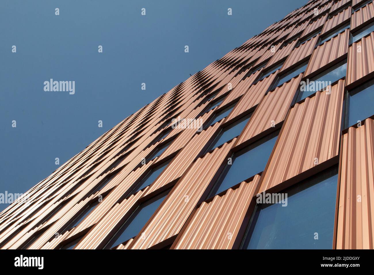 Biurowiec wave hi-res stock photography and images - Alamy