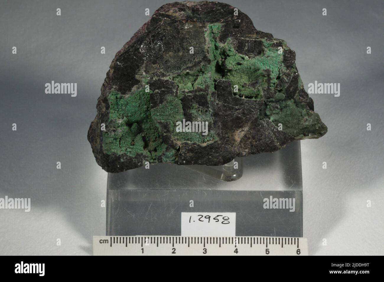 Chromite minerals hi-res stock photography and images - Alamy