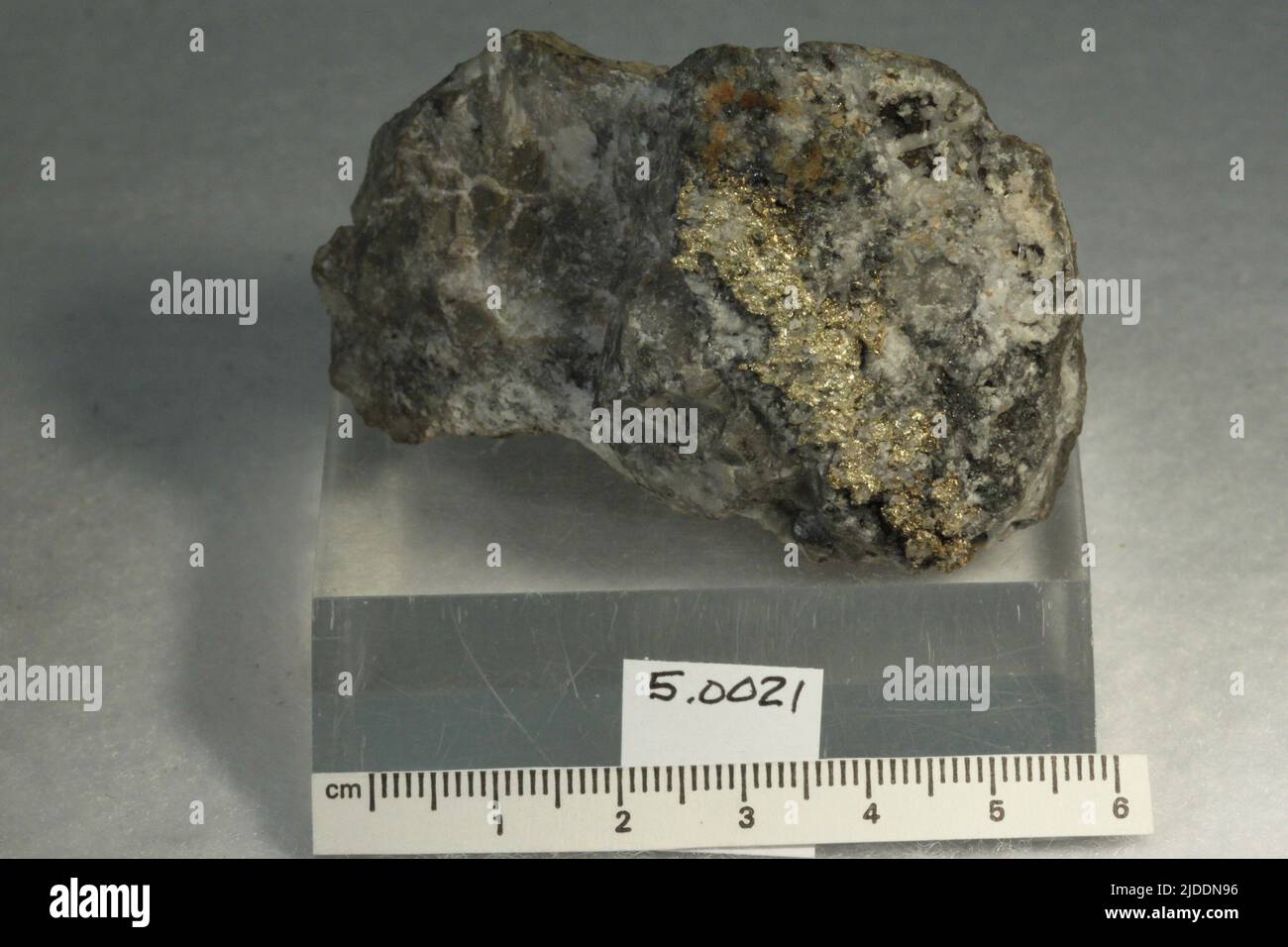 Gold. minerals. Europe; Romania; Transylvania Stock Photo - Alamy