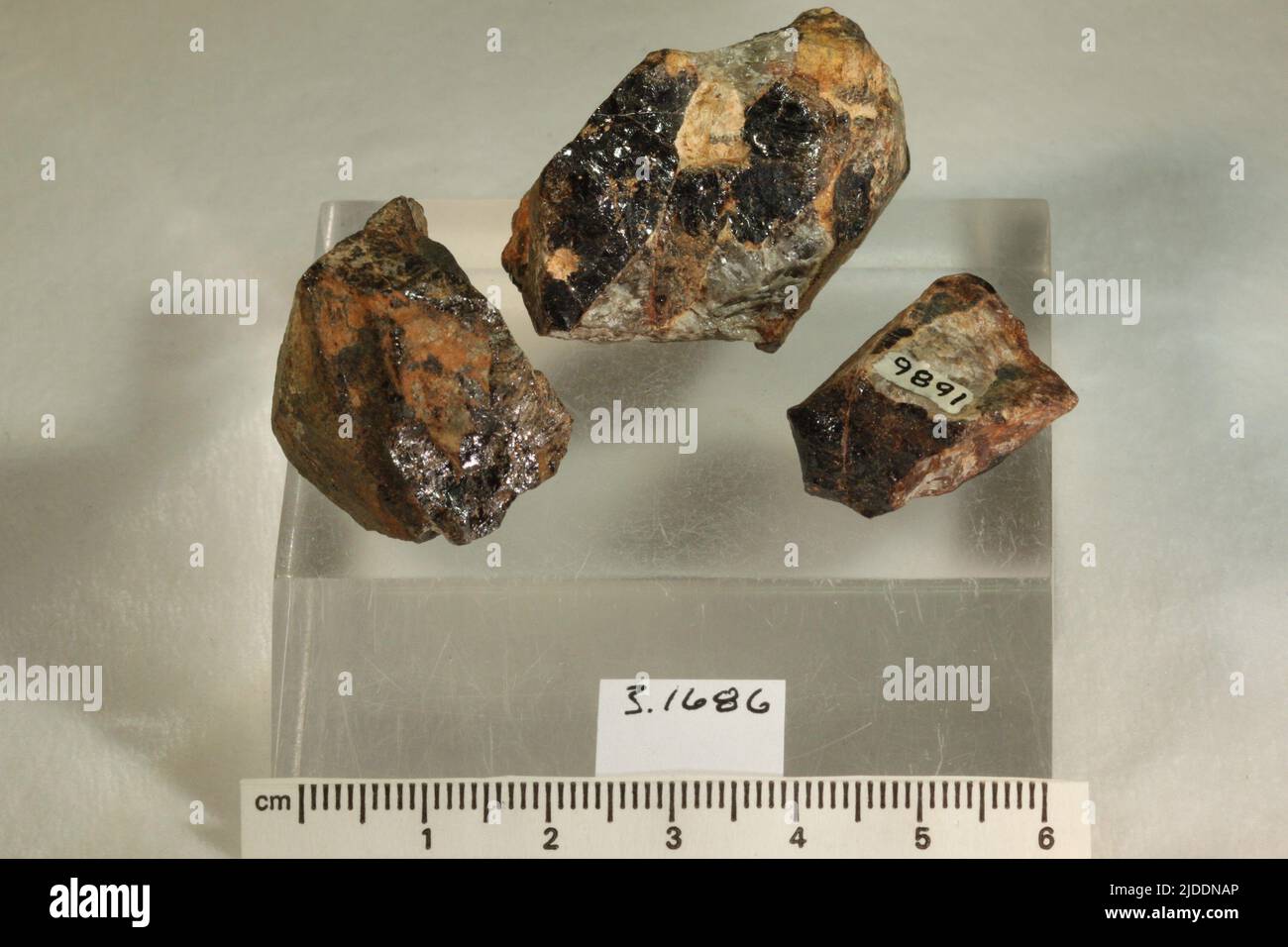 Fergusonite hi-res stock photography and images - Alamy