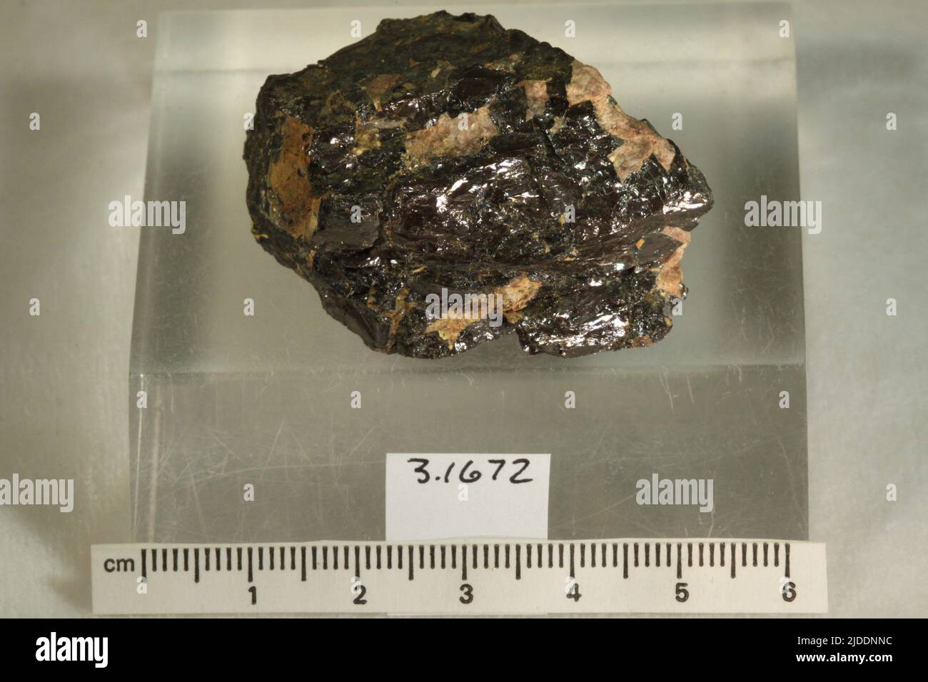 Fergusonite hi-res stock photography and images - Alamy