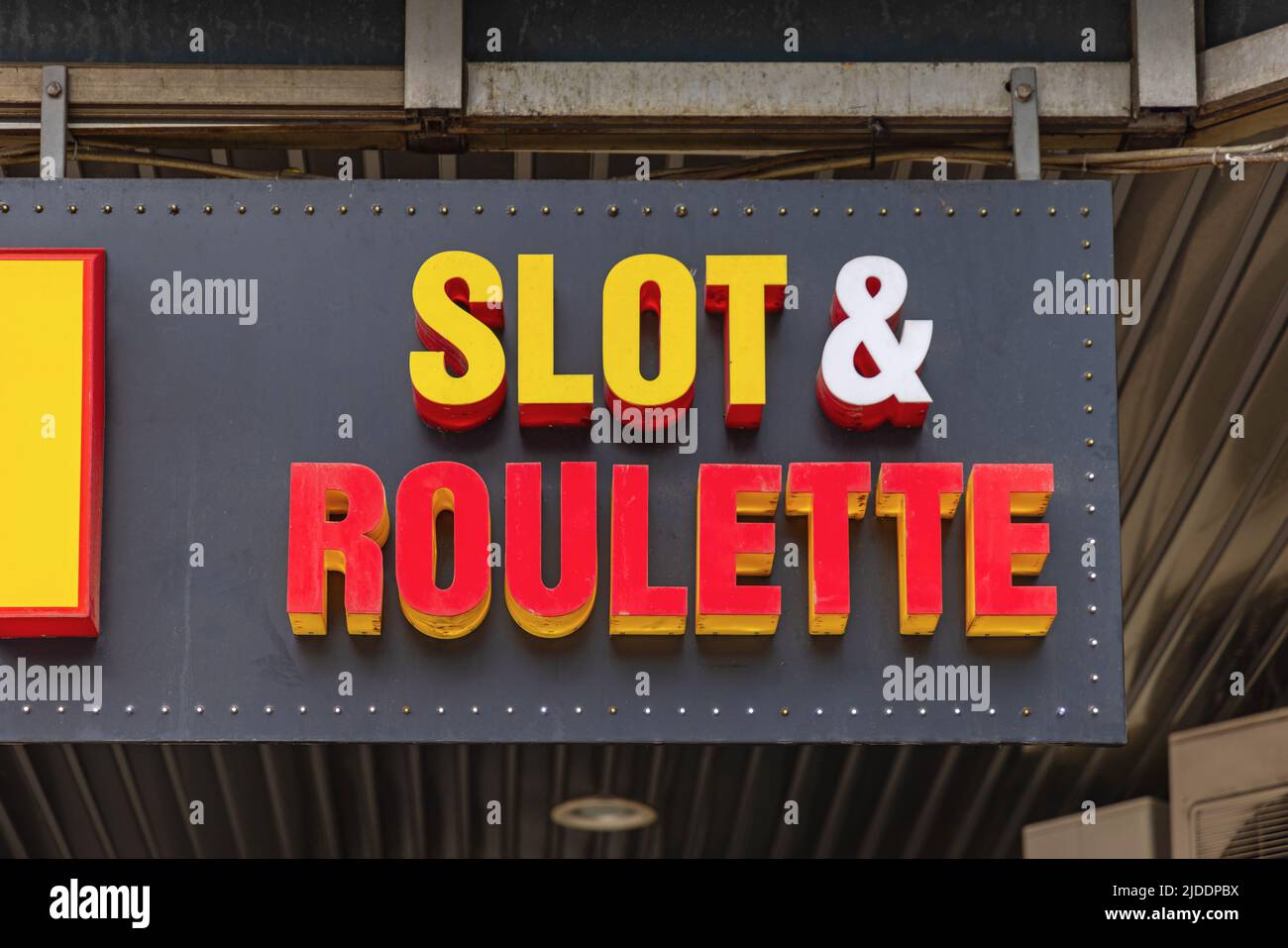 Gambling machines roulette hi-res stock photography and images - Alamy