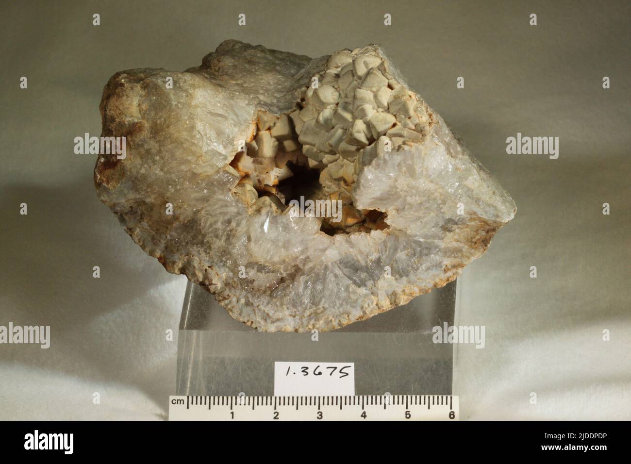Quartz. minerals. North America; USA; Illinois; Hancock County; Warsaw ...