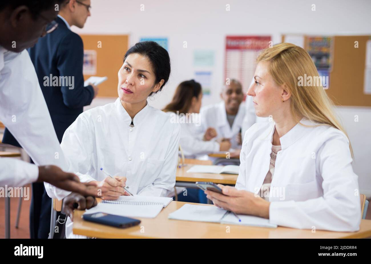 Professional groups hi-res stock photography and images - Alamy