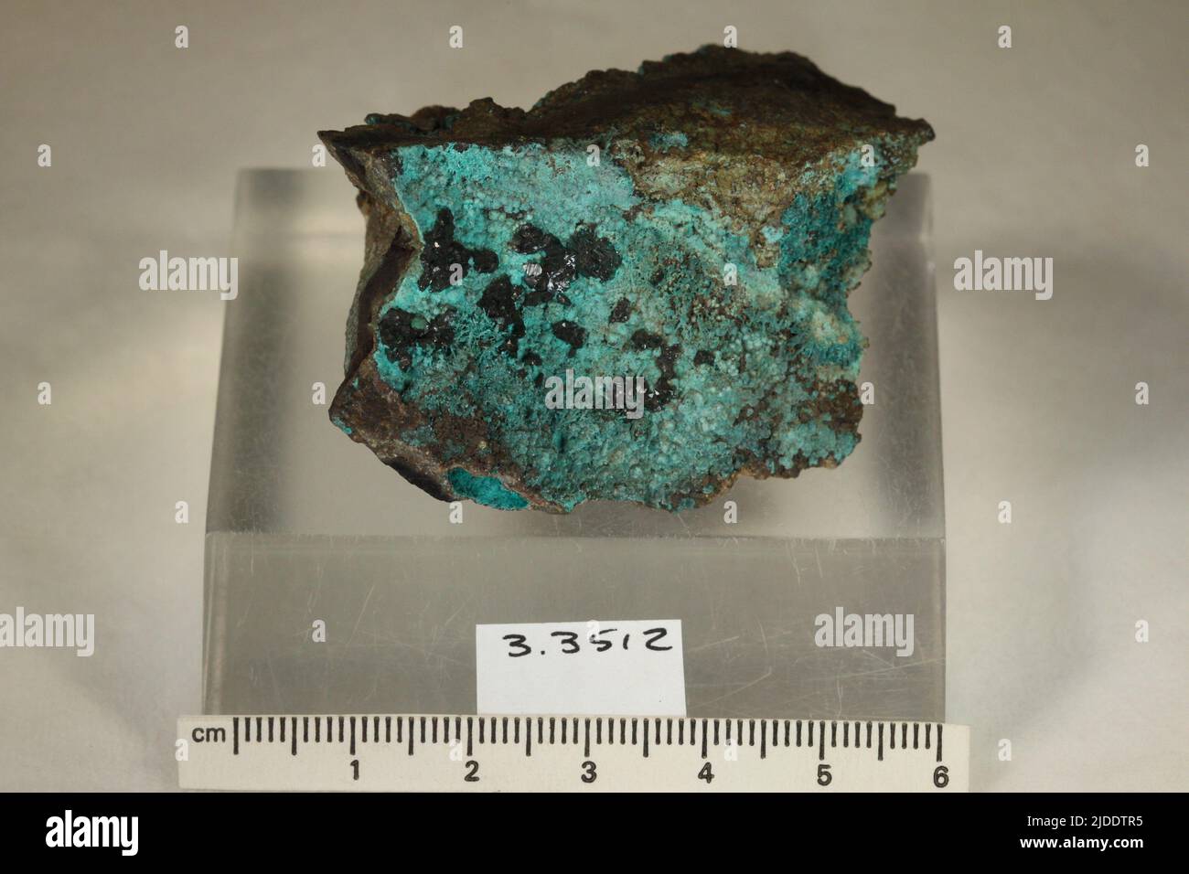 Brochantite. minerals. North America; USA; Utah; Juab County; Tintic ...