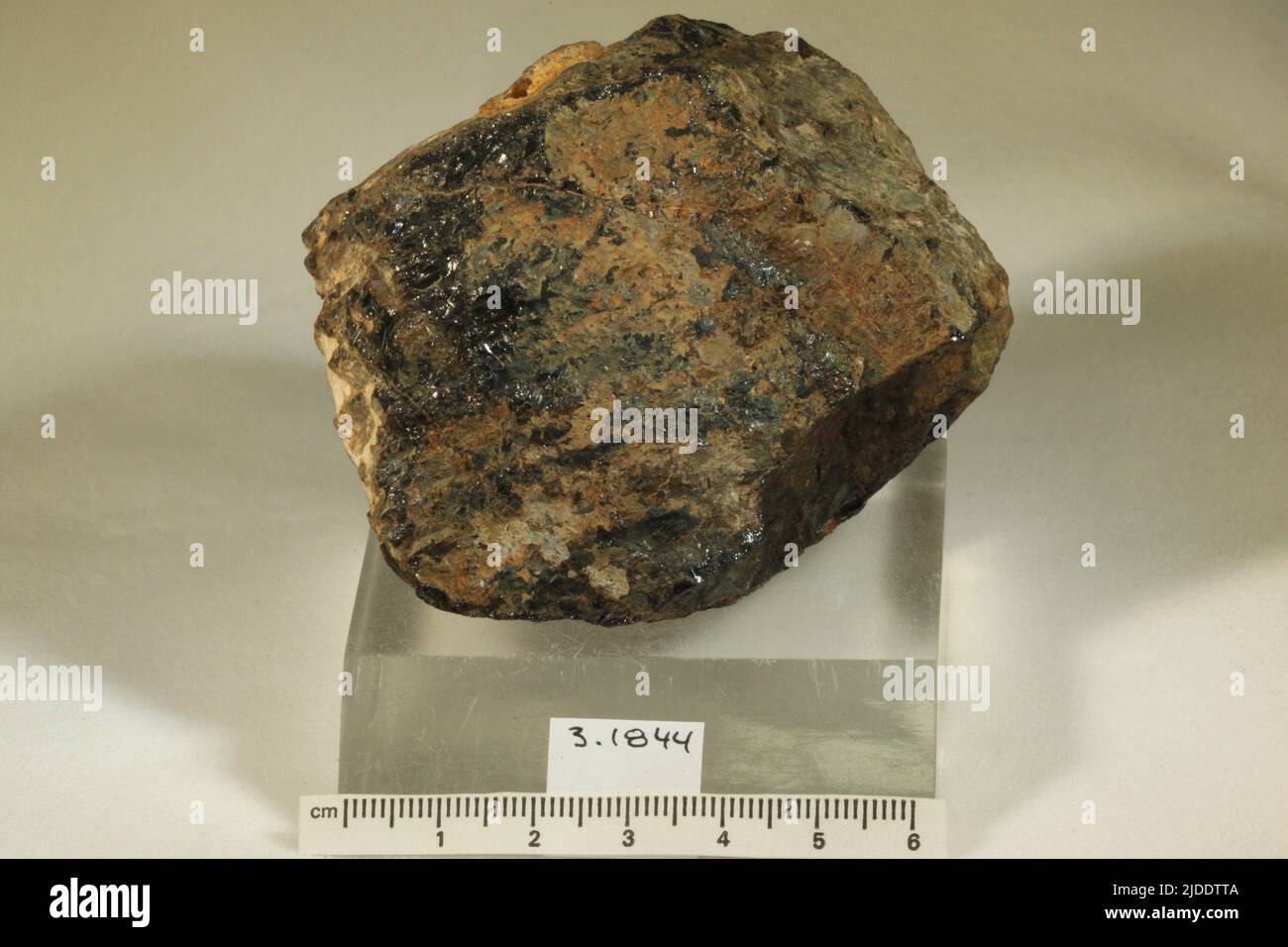 Samarskite hi-res stock photography and images - Alamy