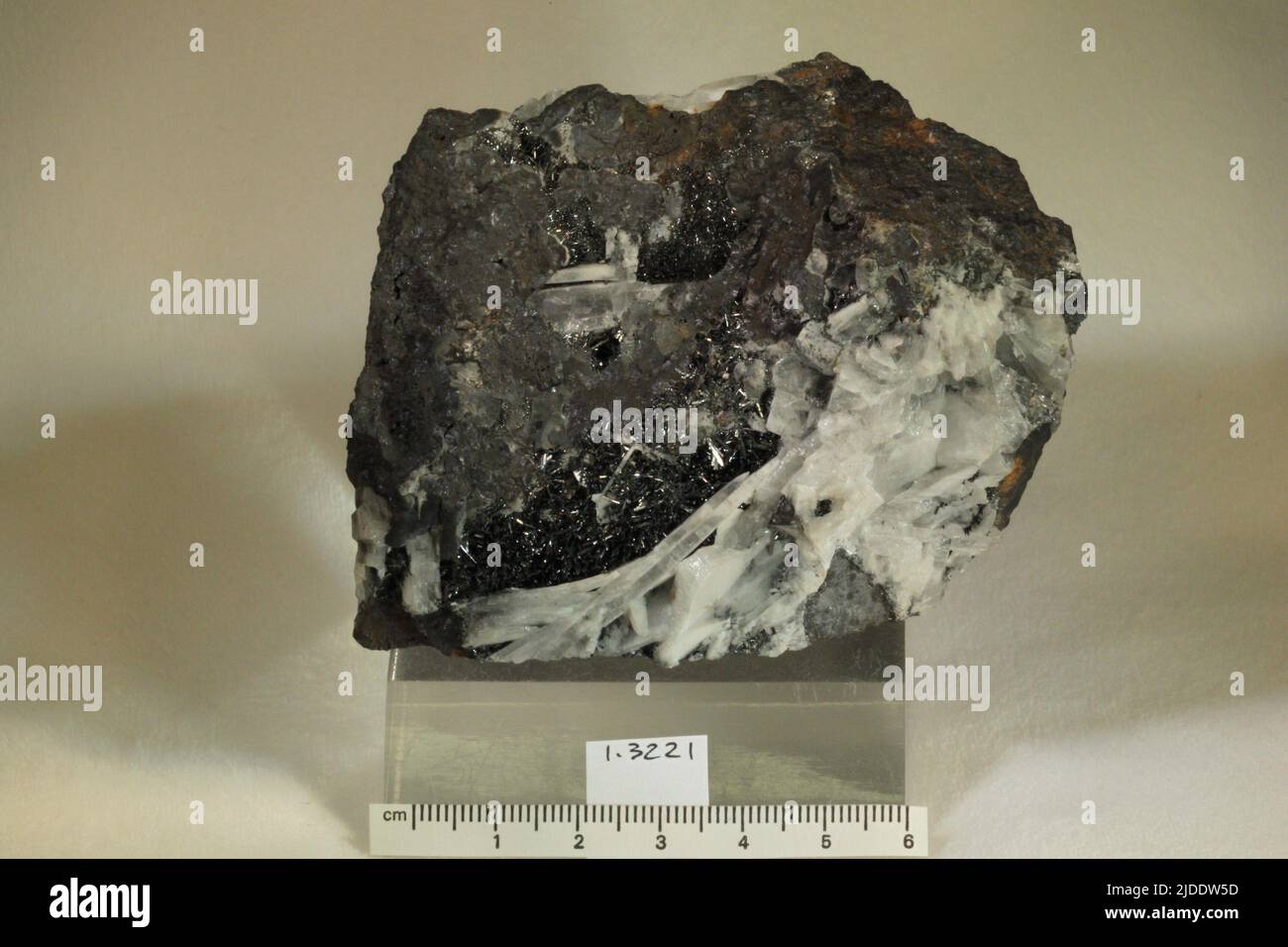 Pyrolusite manganese dioxide hi-res stock photography and images - Alamy