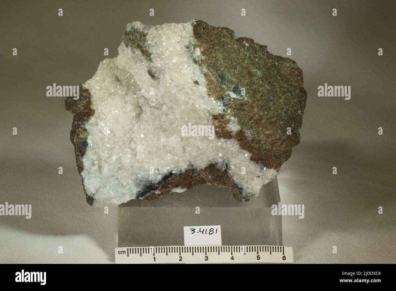 Magnesium carbonate magnesite hi-res stock photography and images - Alamy