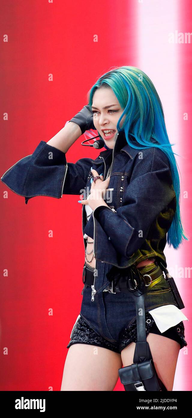 AleXa, June 19, 2022 : Singer AleXa performs before the red carpet ...