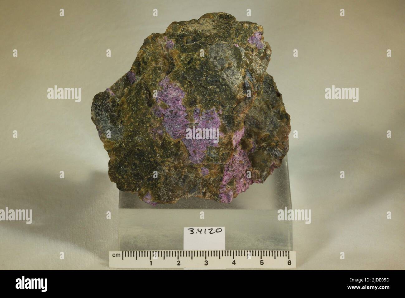 Stichtite. minerals. Australia; Tasmania State; Dundas Stock Photo - Alamy