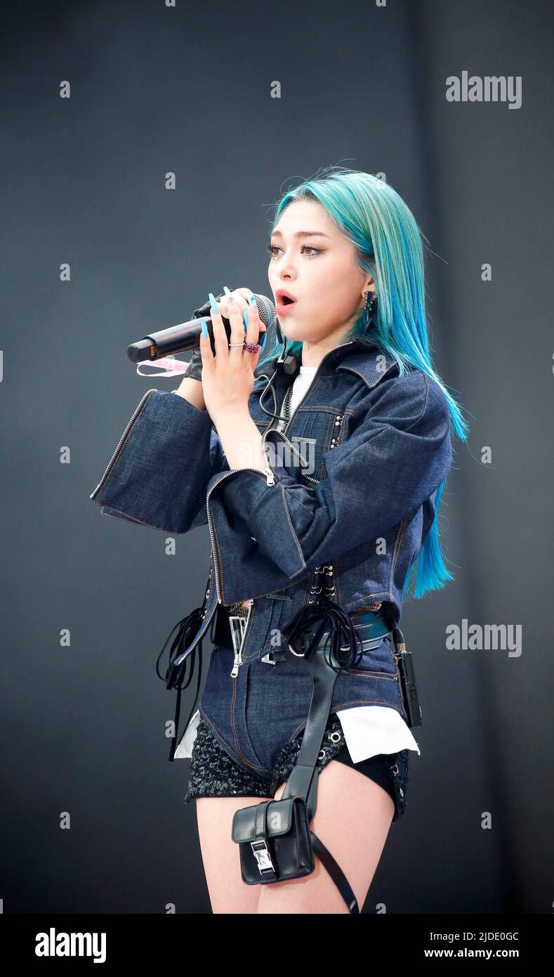 AleXa, June 19, 2022 : Singer AleXa performs before the red carpet ...