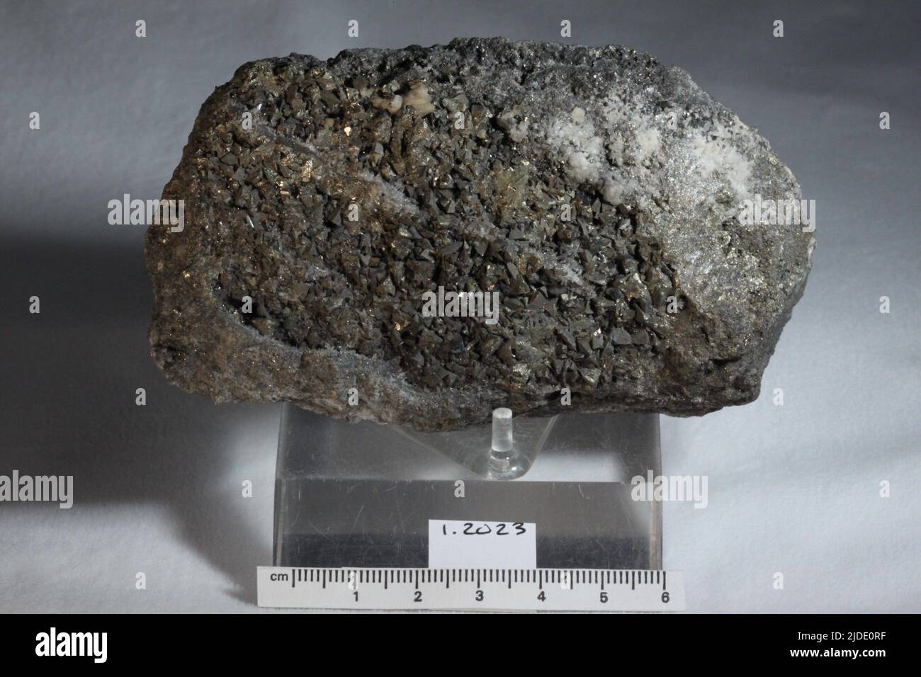 Pyrite cube formation hi-res stock photography and images - Alamy