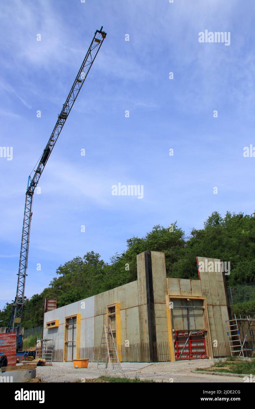 Construction site crane over hi-res stock photography and images - Alamy