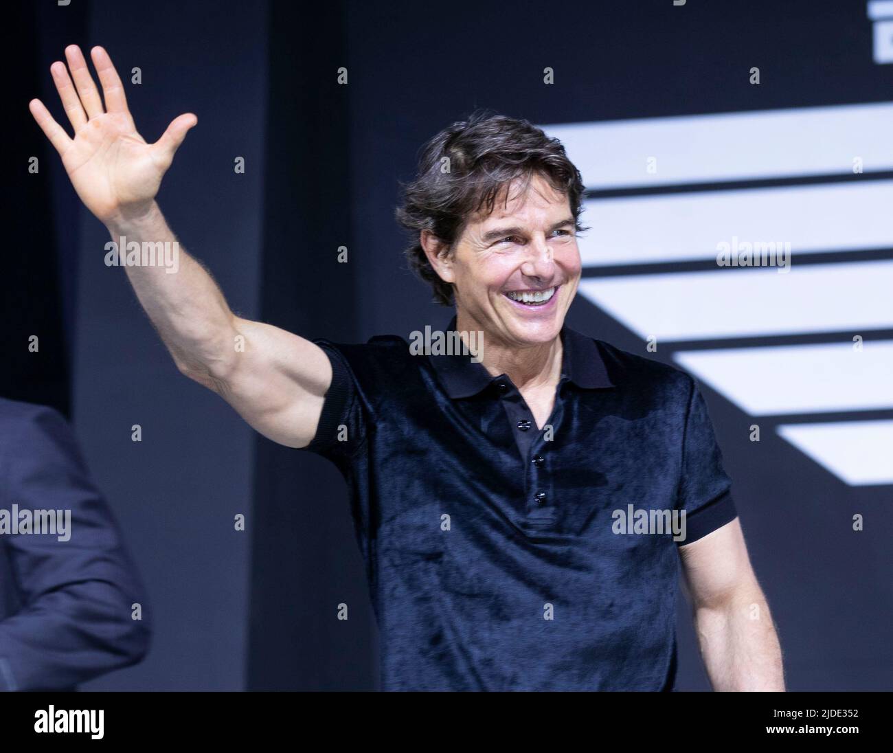 Seoul, South Korea. 20th June, 2022. (L to R) Tom Cruise poses for ...