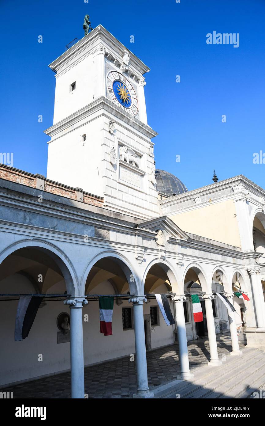 Pizza della liberta hi-res stock photography and images - Alamy