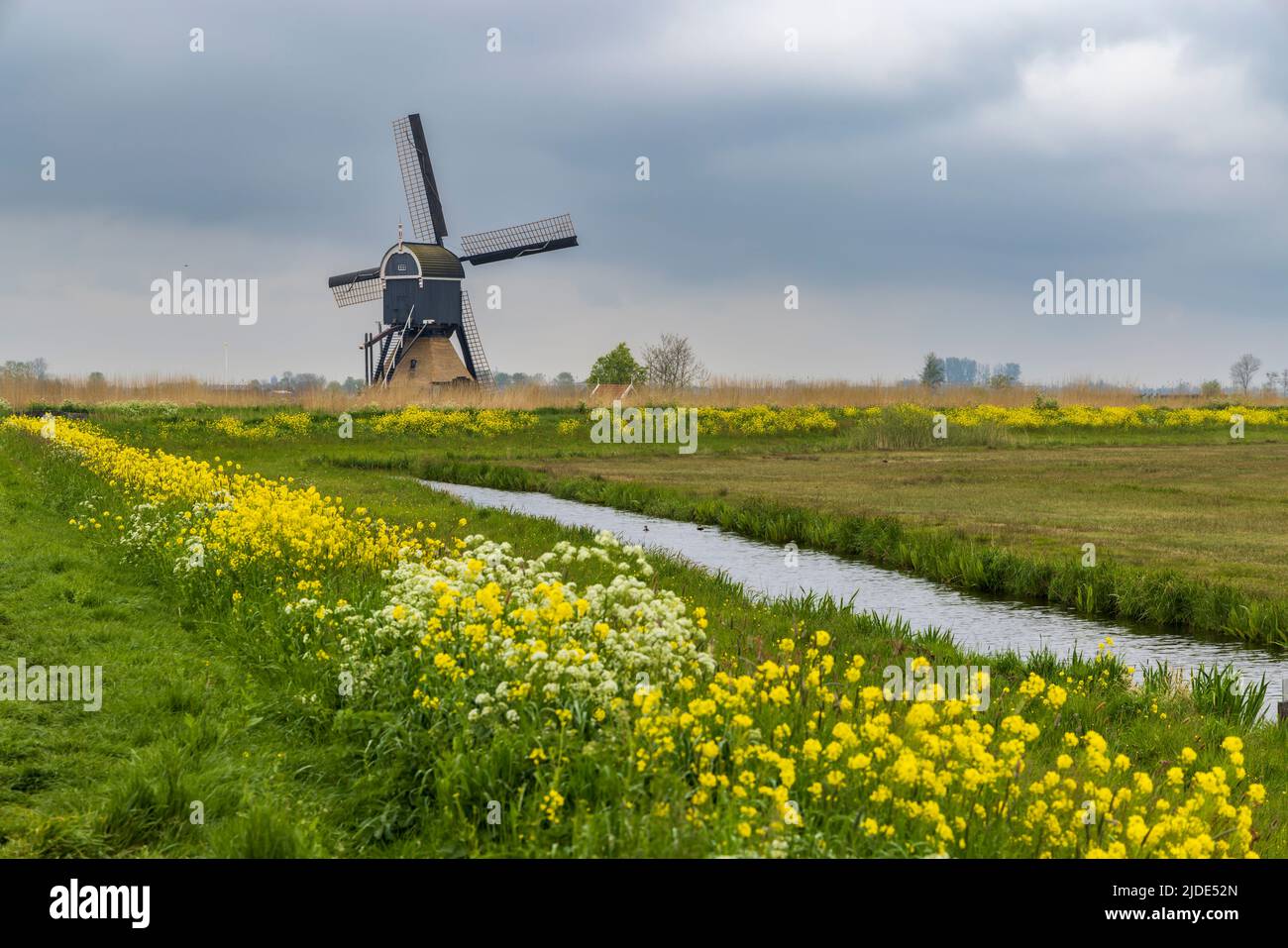 Windmill Broekmolen, Molenlanden - Nieuwpoort, The Netherlands Stock ...