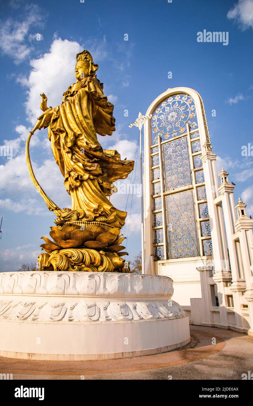 Wat Si Mahapho temple and buddha statue in Nakhon Pathom, Thailand ...