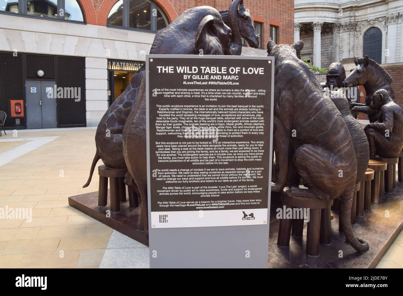 Bronze sculpture table love hi-res stock photography and images - Alamy