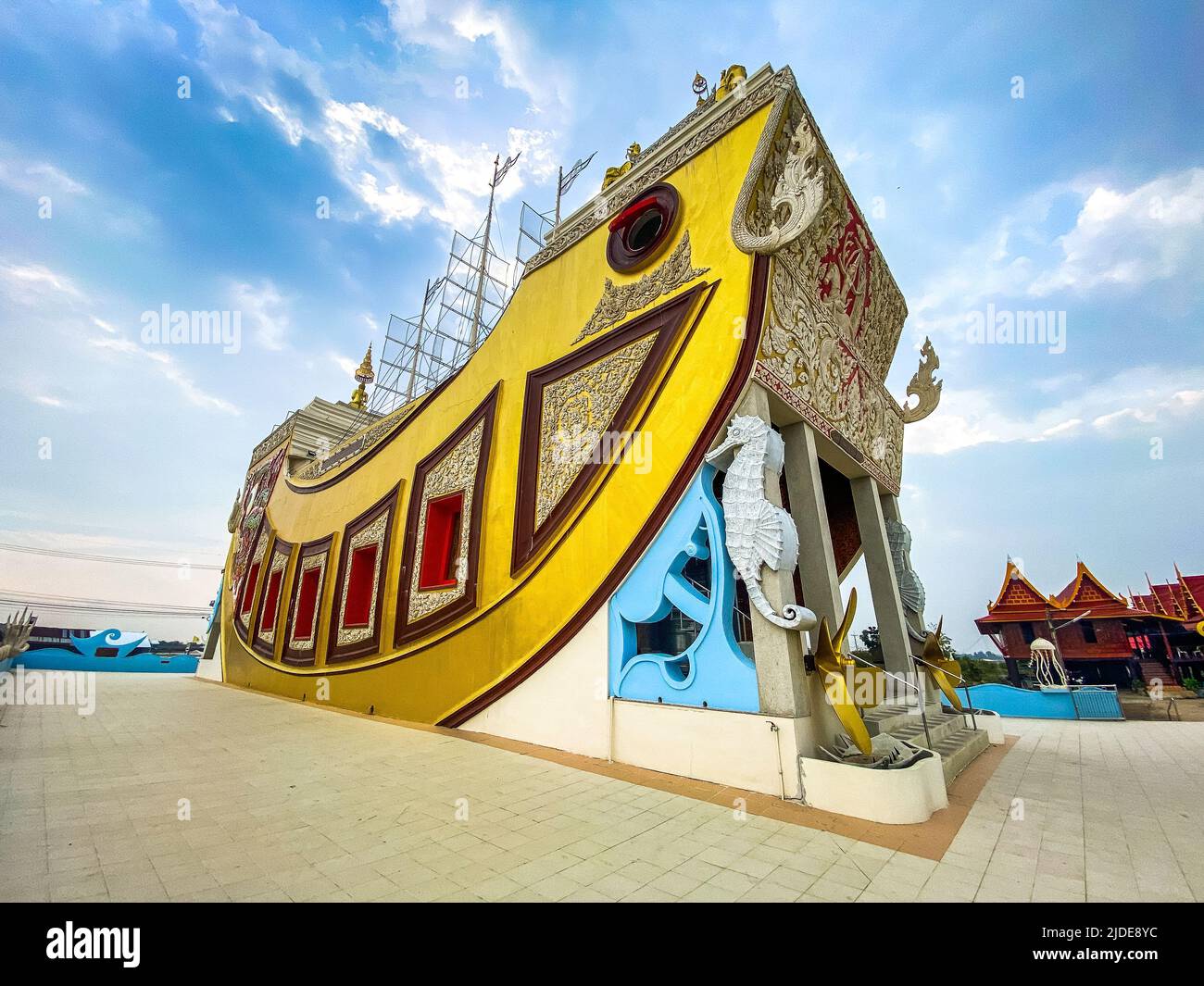 Wat Nok Pak Ta Le boat temple in Phetchaburi, Thailand Stock Photo - Alamy