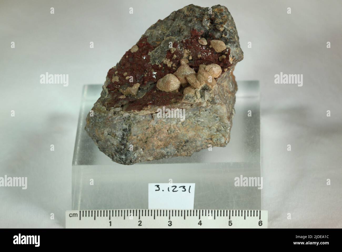 Scheelite tungsten ore hi-res stock photography and images - Alamy