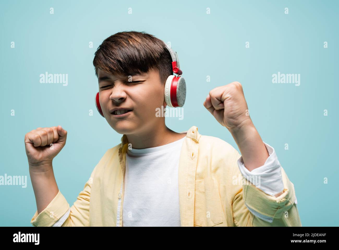Asian child with blue eyes hi-res stock photography and images - Alamy