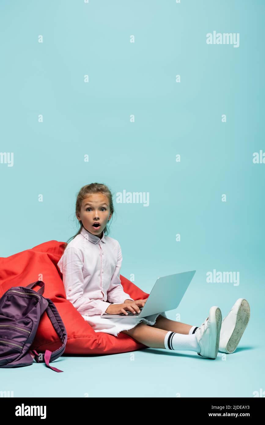 Children on computer shocked hi-res stock photography and images - Alamy