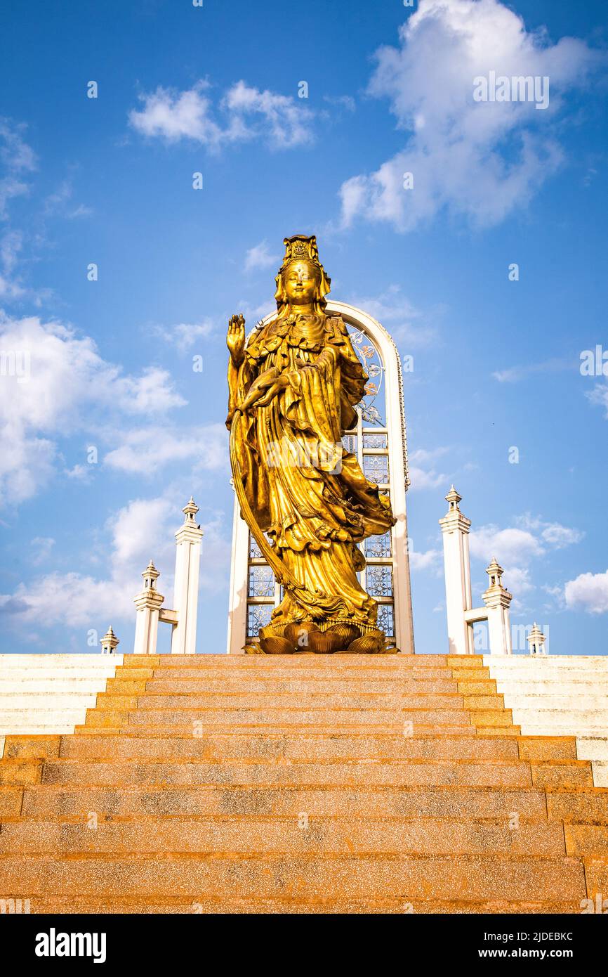 Wat Si Mahapho temple and buddha statue in Nakhon Pathom, Thailand ...