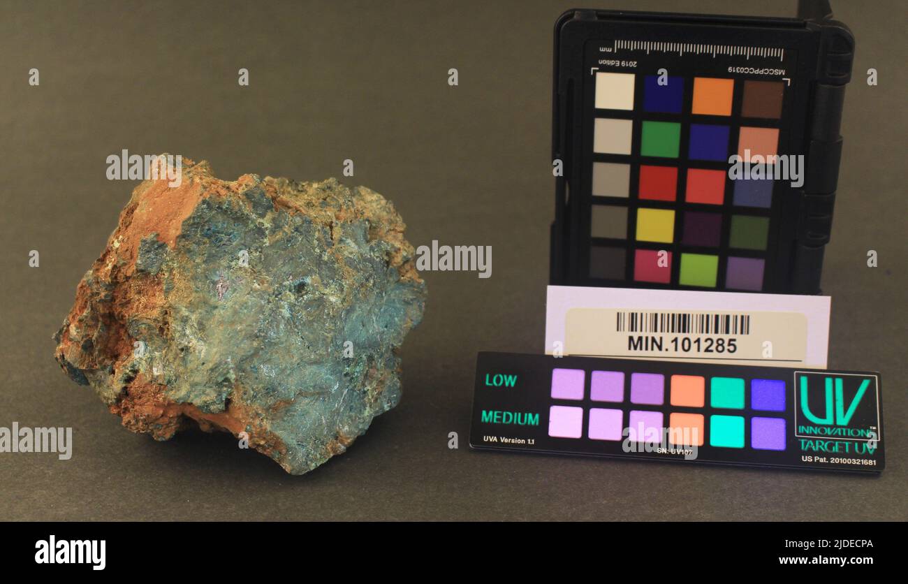 Molybdate mineral hi-res stock photography and images - Alamy
